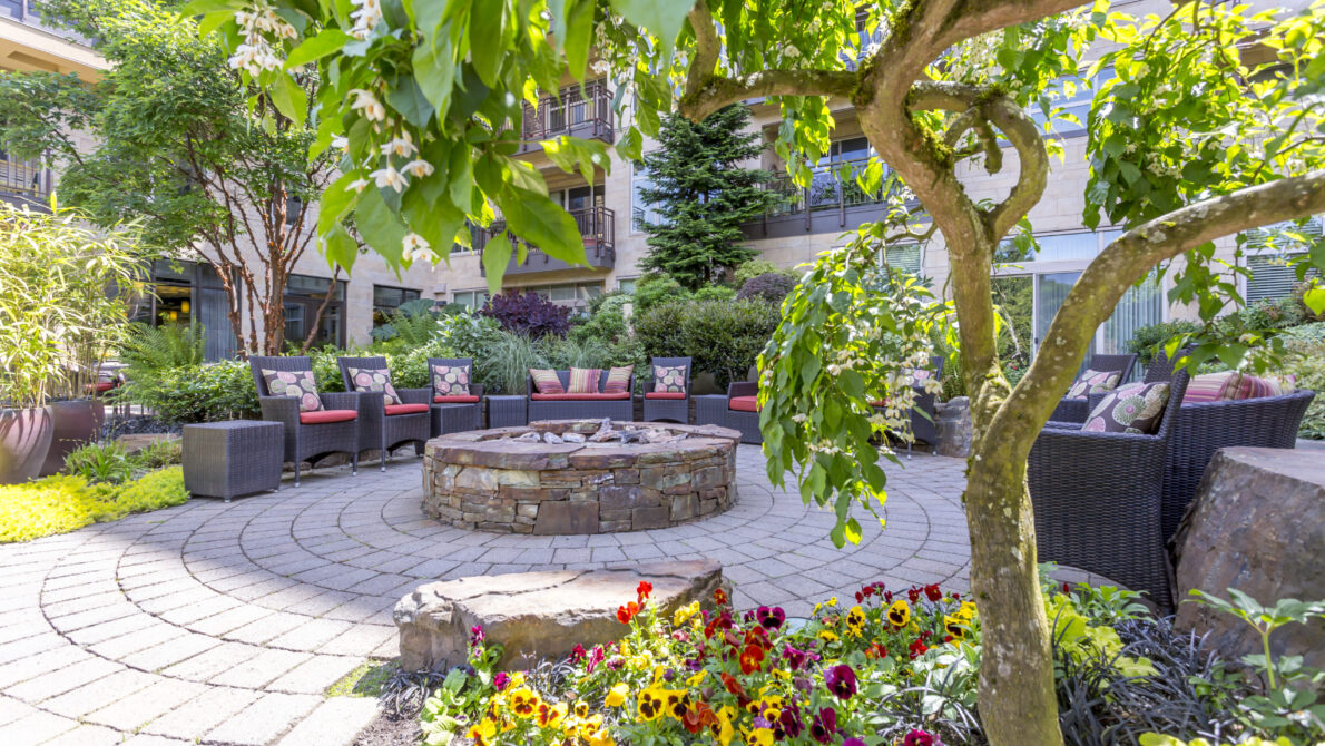 Aljoya Mercer Island | Era Living